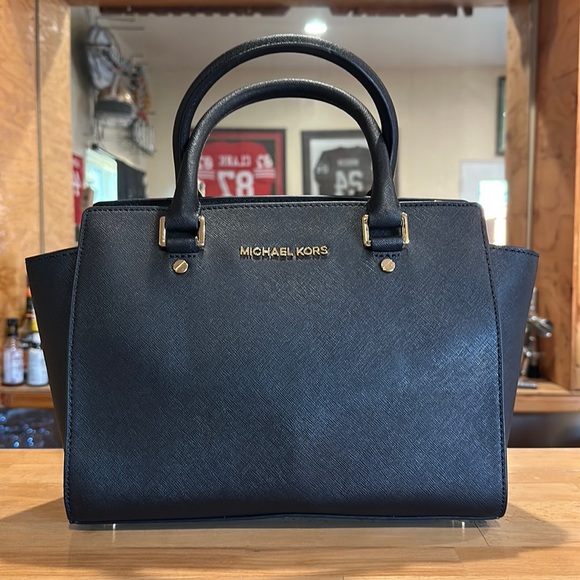 MICHAEL Michael Kors | Bags | New Authentic Michael Kors Selma Handbag In Black Leather With ...
